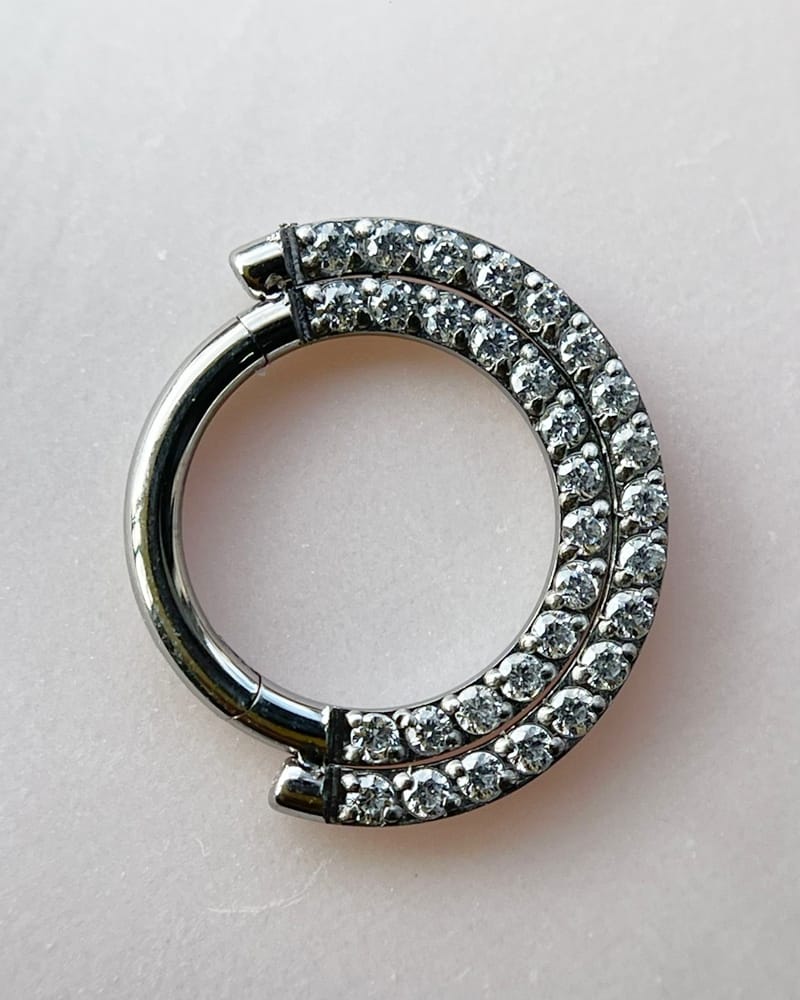 Joya Piercing Paraguay | Eight Piercing